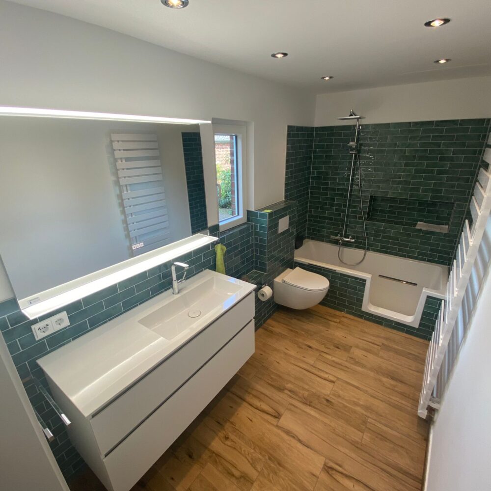 Gäste-WC mit Schiefer-Fliesen (Bad 017) - Bäder Dunkelmann