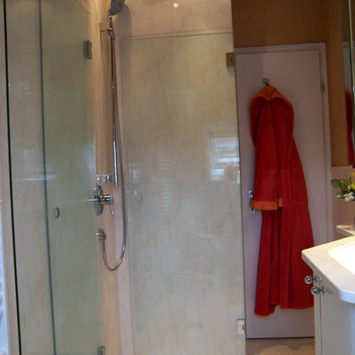 Mini-Duschbad im Dachgeschoss (Bad 046) - Bäder Dunkelmann